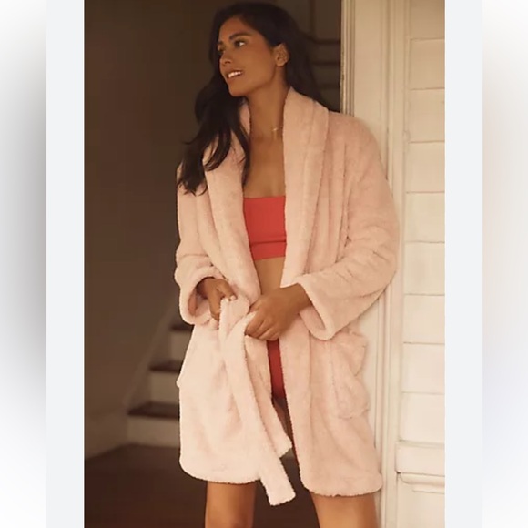 Beyond Yoga | Intimates & Sleepwear | Beyond Yoga Short Fluffy Robe ...